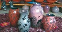 L’atelier de céramique du village artisanal - Du vase au cendrier ...